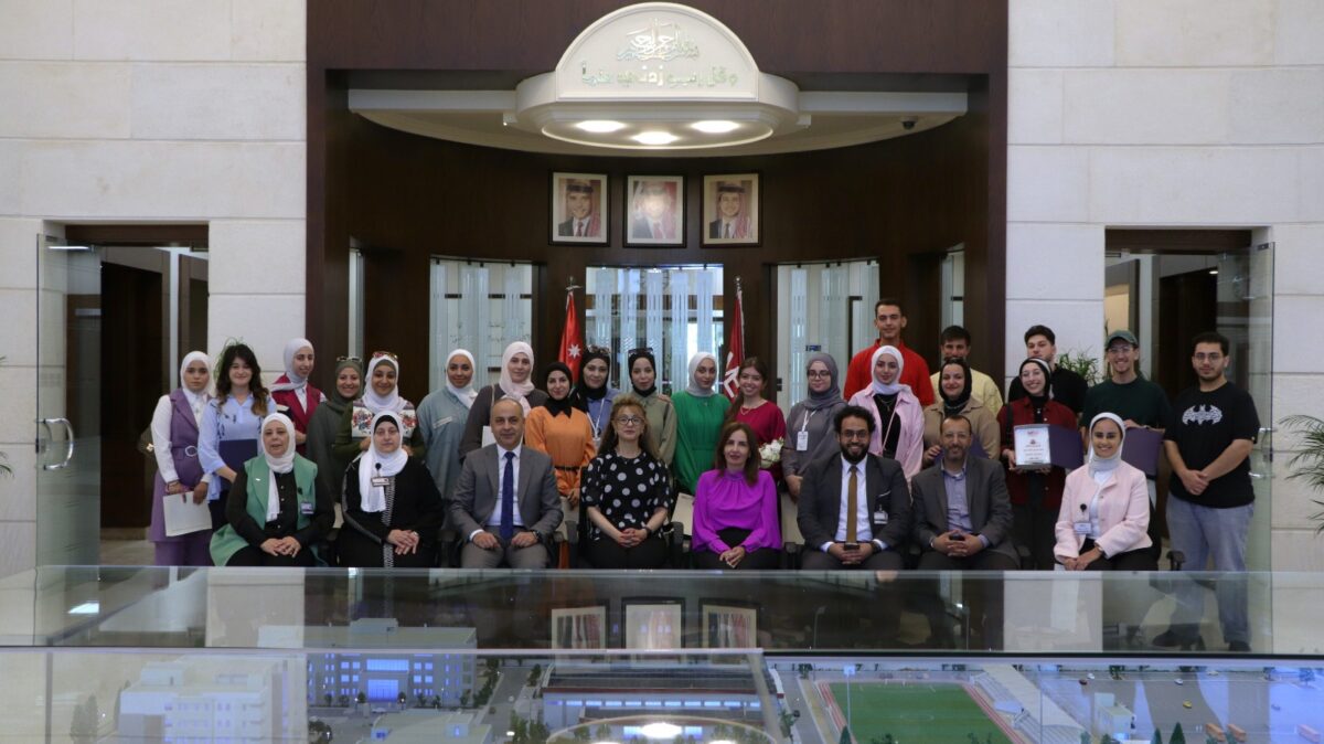 The President of Middle East University honours those who have achieved ...